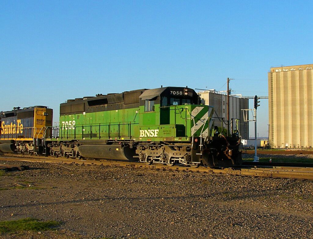BNSF 7058